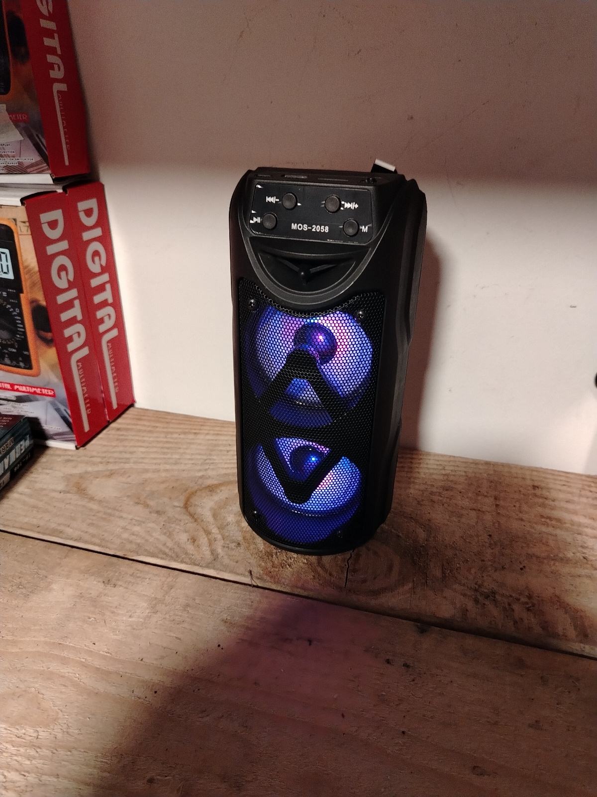 Bluetooth zvučnik novi 20 E