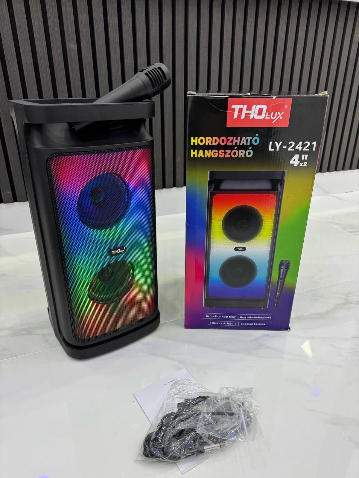 BLUETOOTH ZVUCNIK KARAOKE S MIKROFONOM 2x4 incha