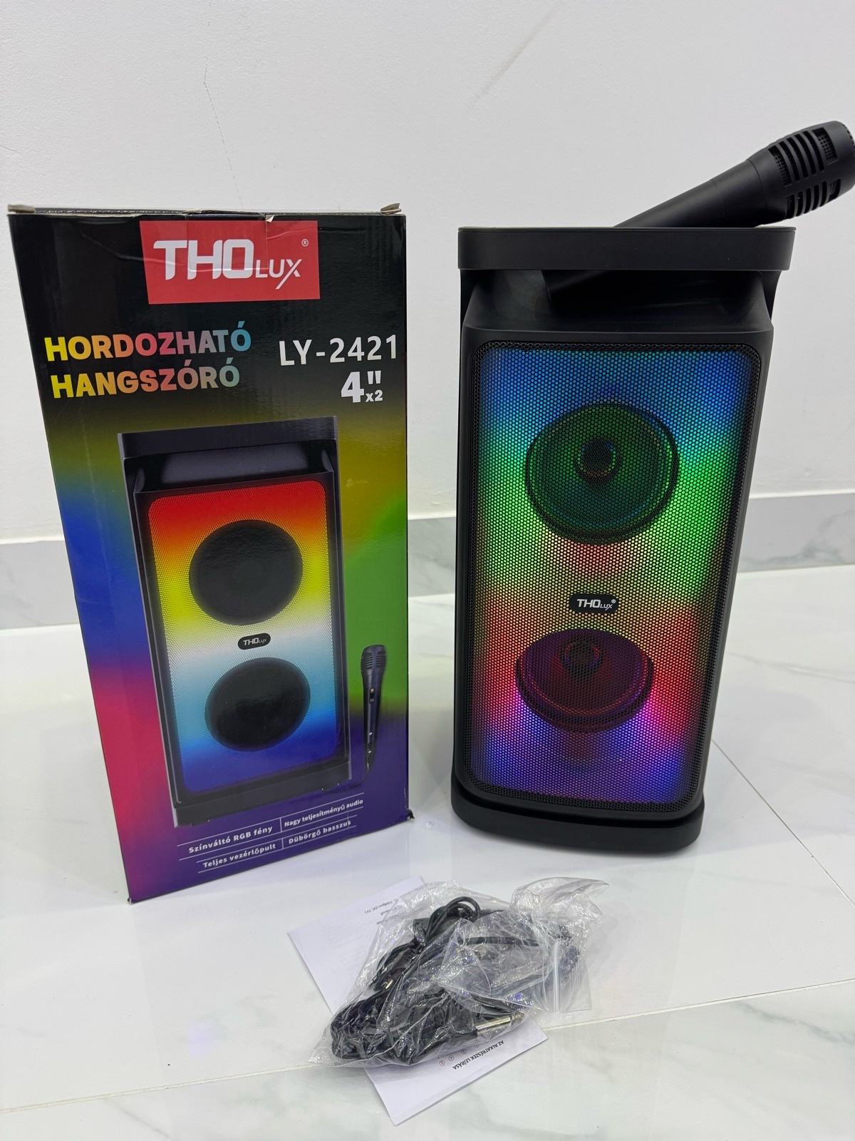 BLUETOOTH ZVUCNIK KARAOKE S MIKROFONOM