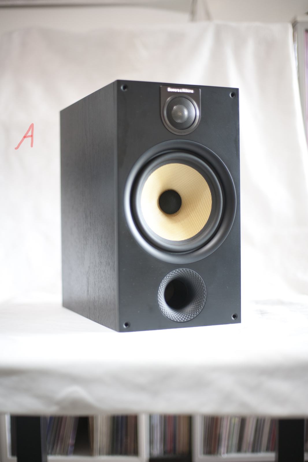 BOWERS & WILKINS 685 S2