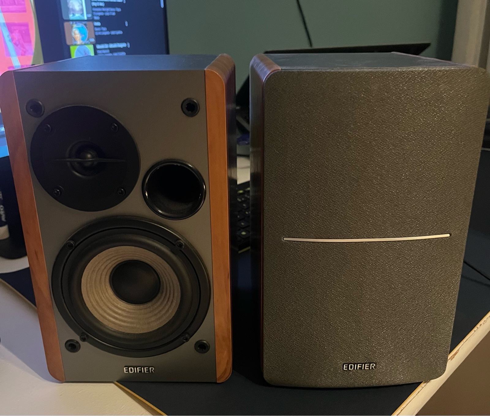 Edifier - R1280T zvučnici