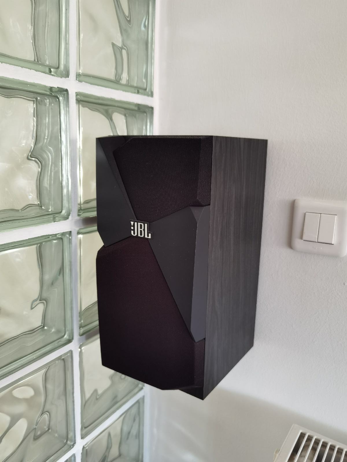 JBL studio 130 bookshelf speakers