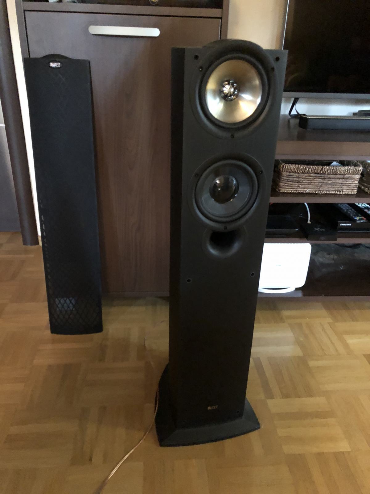 KEF iQ50