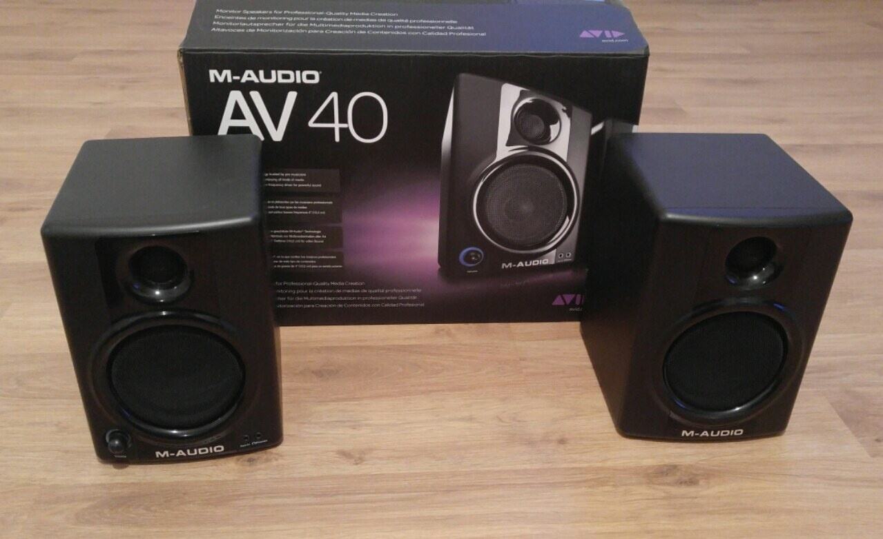 M AUDIO AV 40 zvučnici