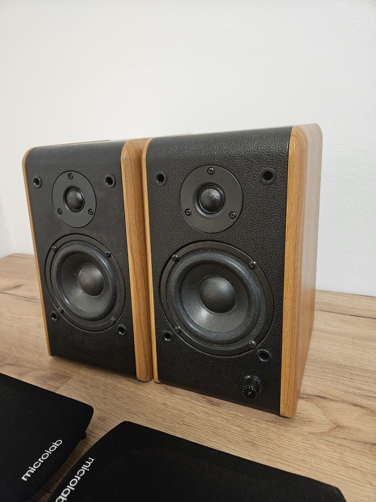 Microlab B77 aktivni zvucnici