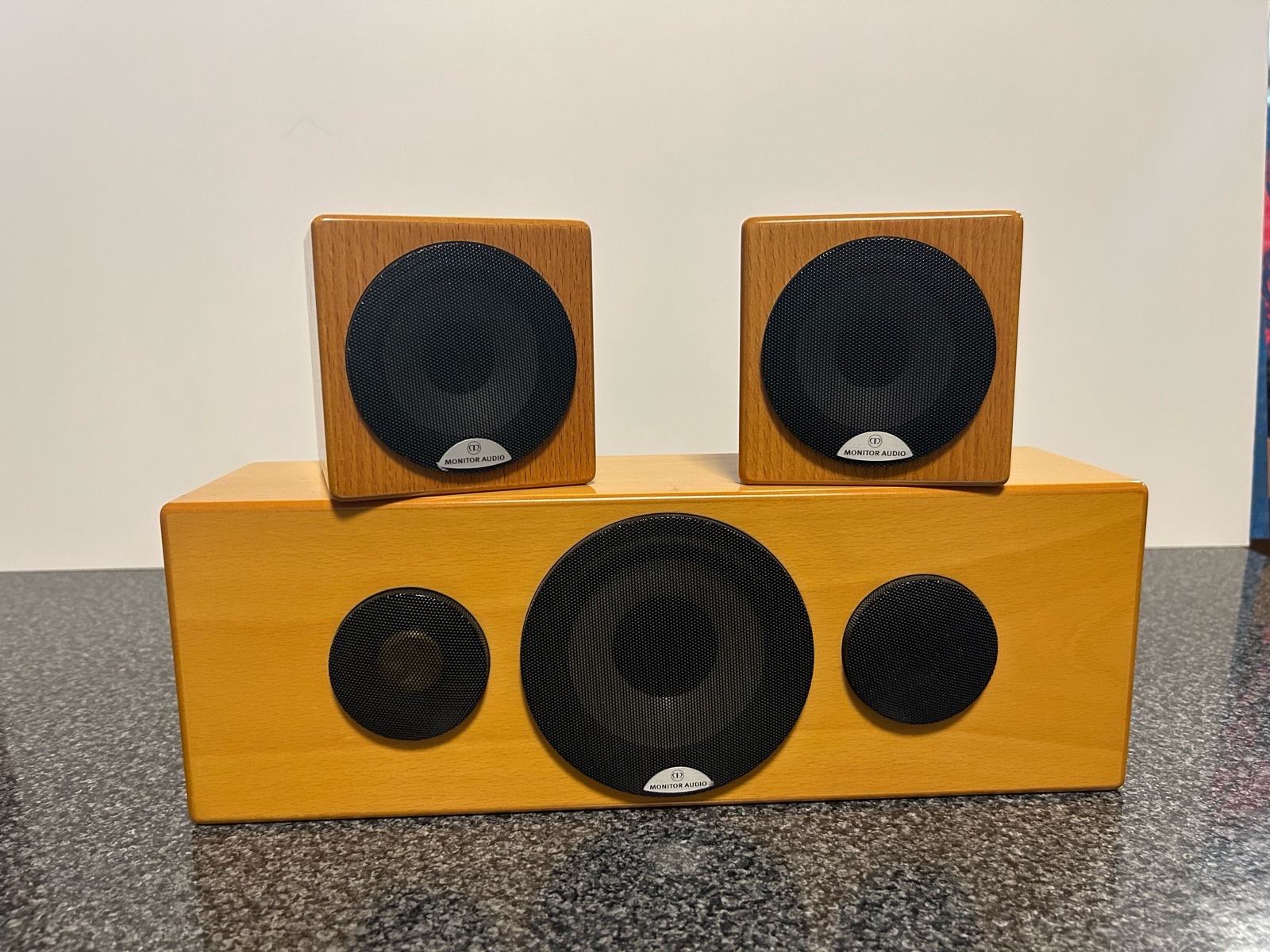 Monitor Audio zvučnici Radius 180 i Radius 45
