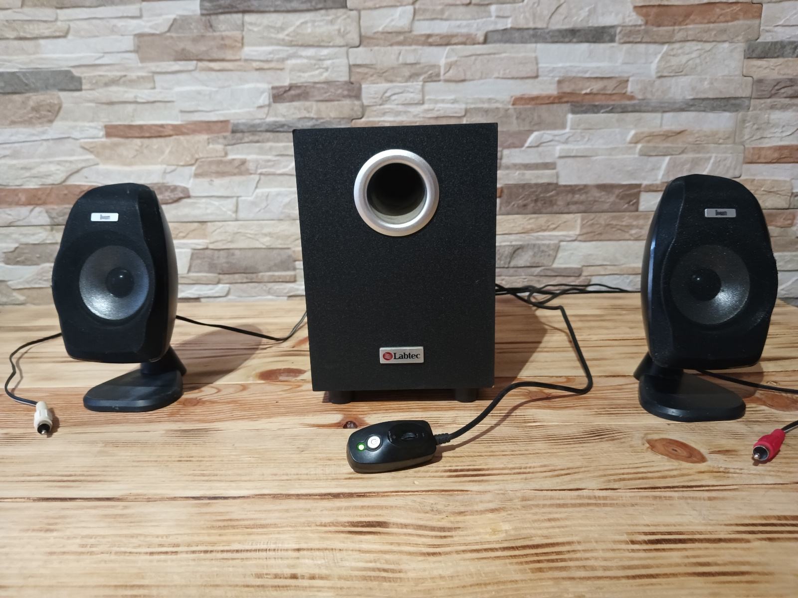 MULTIMEDIJA SISTEM LABTEC SUBWOOFER SISTEM 2.1 KAO NOVI-POVOLJNO