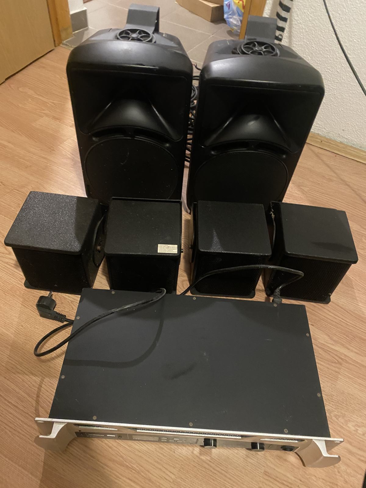 Pojacalo sa zvucnicima 250€