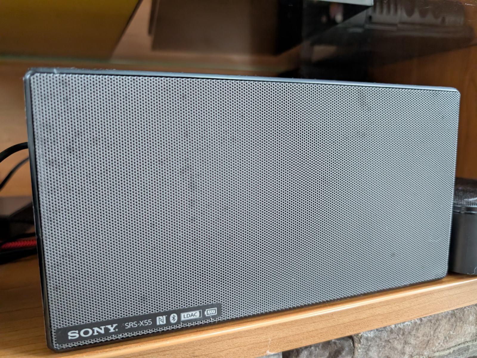 Sony SRS-X55 Bluetooth zvučnik i battery bank