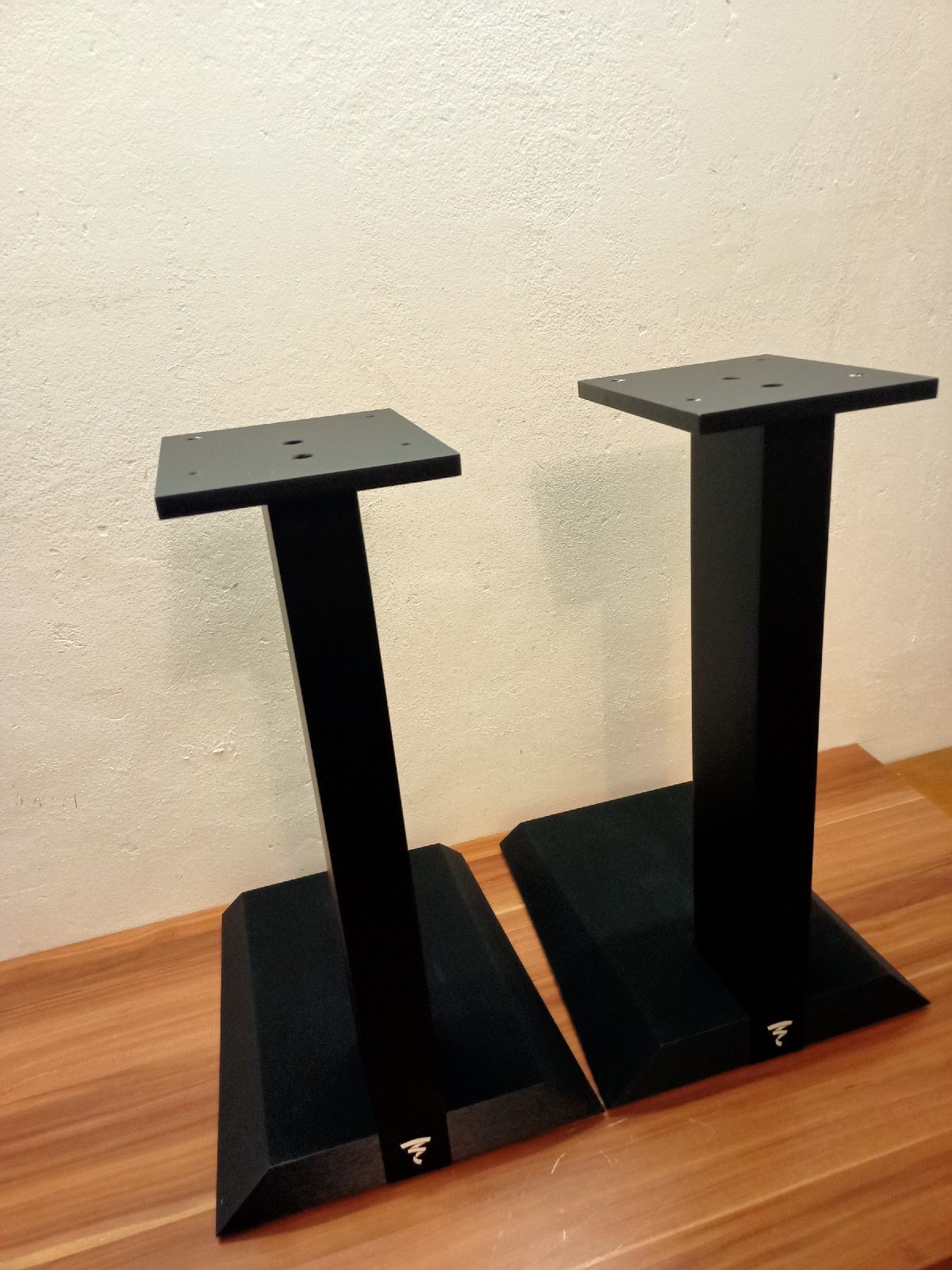 Stalki za zvučnike FOCAL CHORA 806