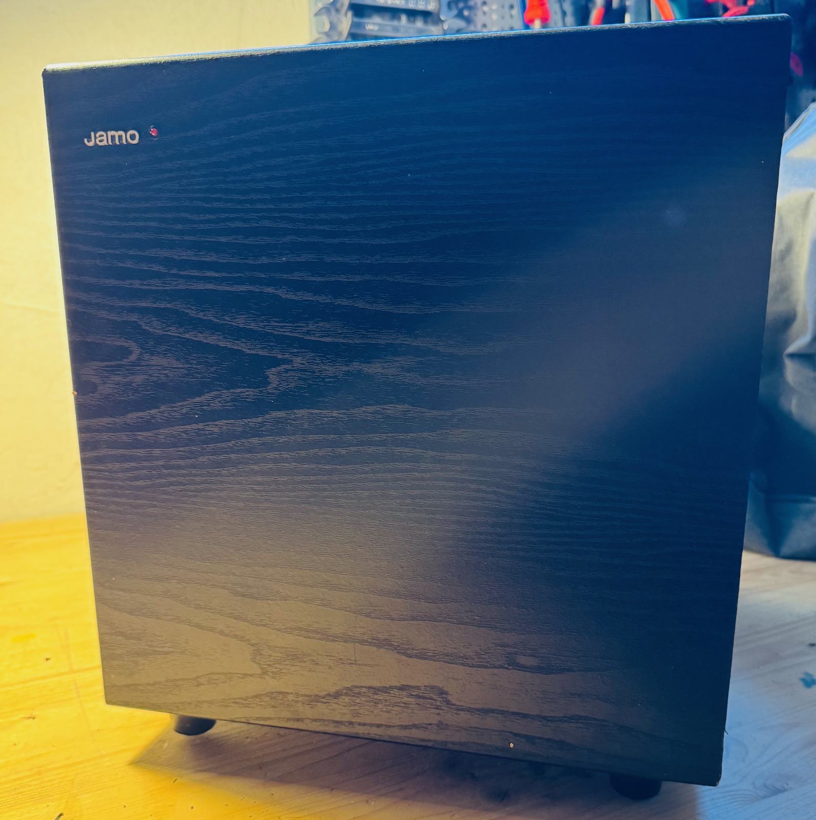 Subwoofer Jamo E4 SUB.1