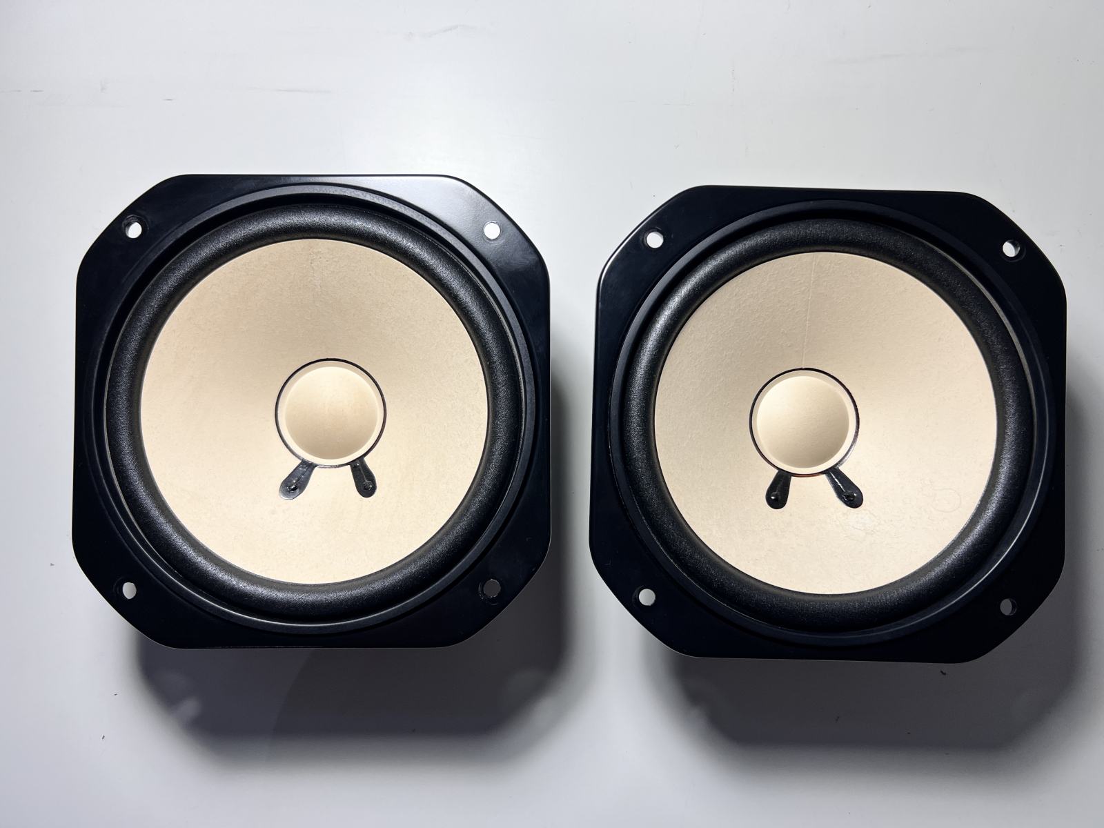 Yamaha NS-10 wooferi