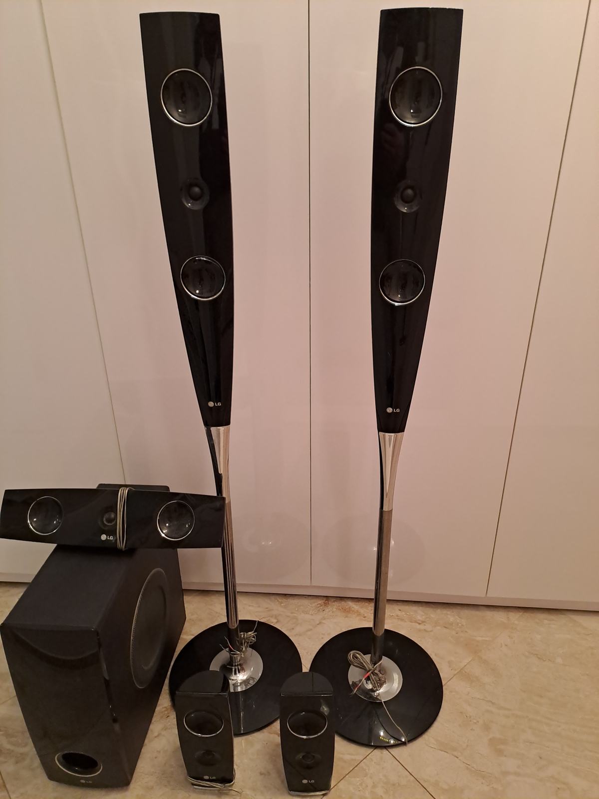 Yamaha RX V363 5.1 Channel100 Watt & LG speaker system