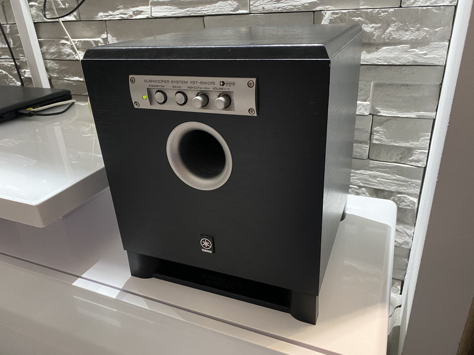 Yamaha YST-SW015 aktivni subwoofer