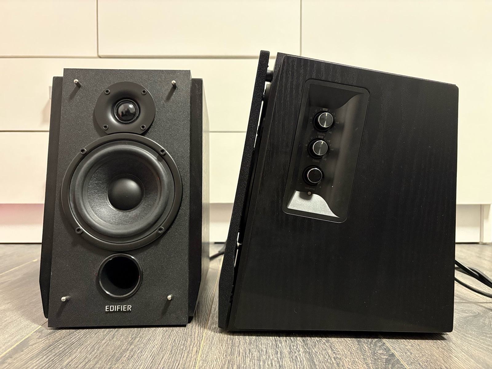 Zvučnici Edifier R1700bt