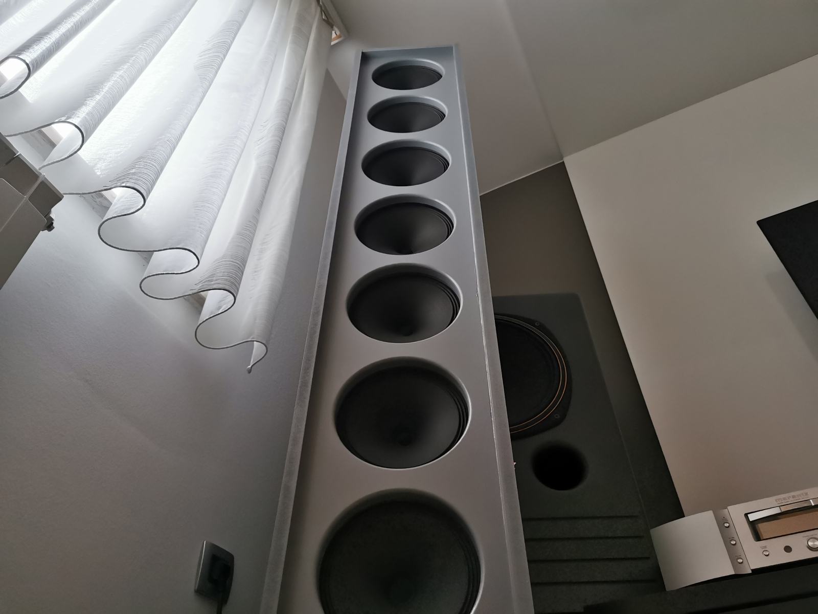 Zvučnici u stupu - Line Array